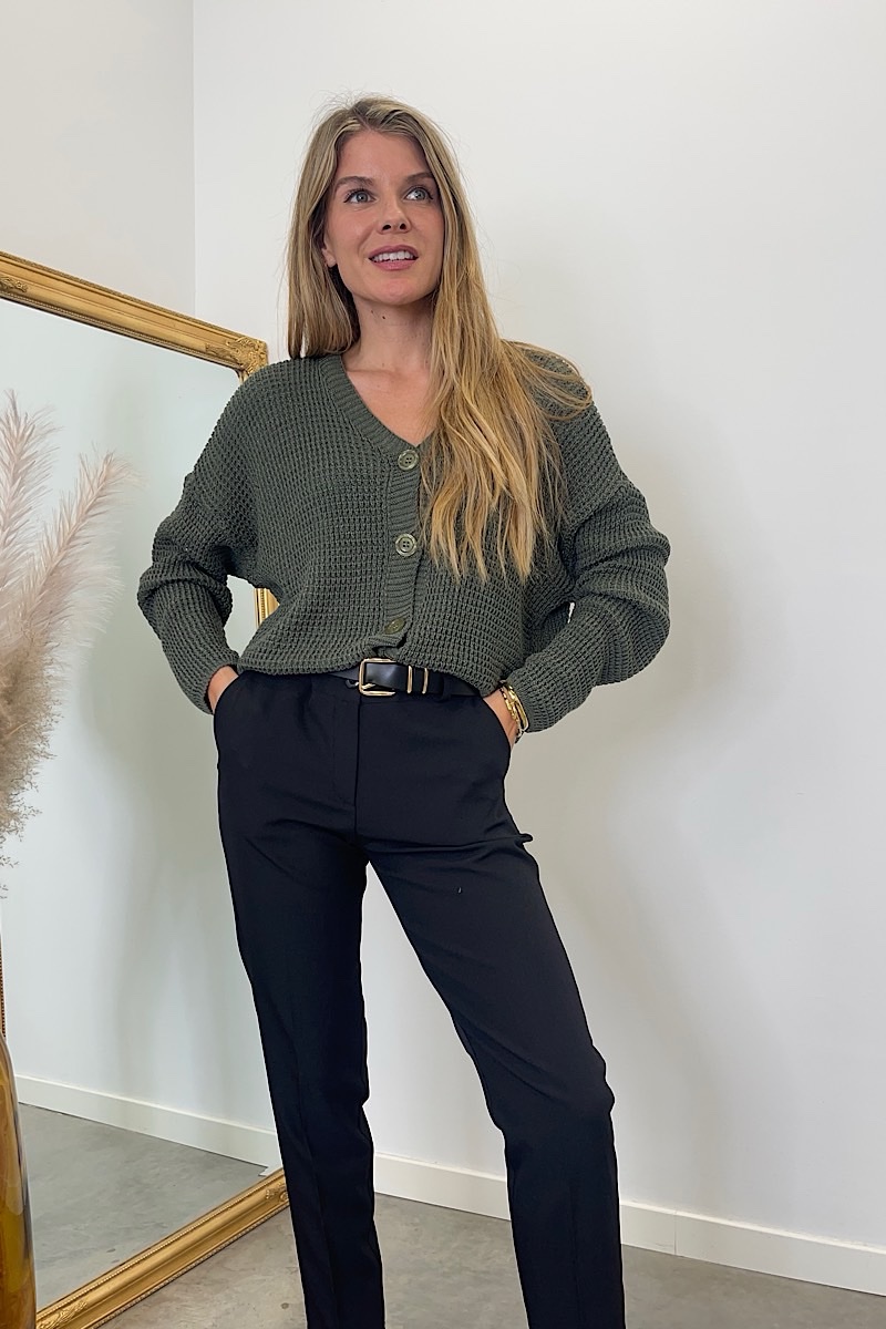 Rebeca Kaki Style – Sacha’s Closet